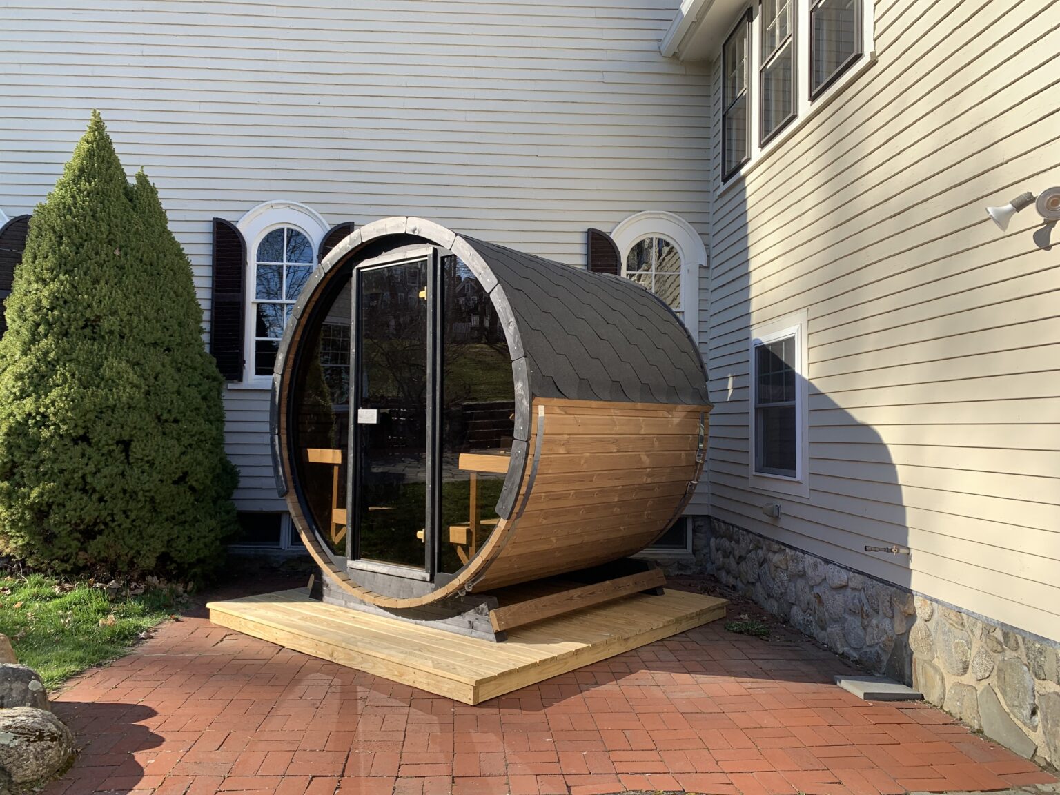 Auroom Mira L Modern Nordic Outdoor Sauna Kits | SaunaMarketplace.com